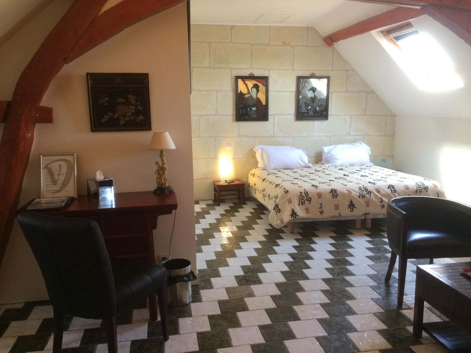 ∞ Logis hôtel*** troglodytique proche de Saumur